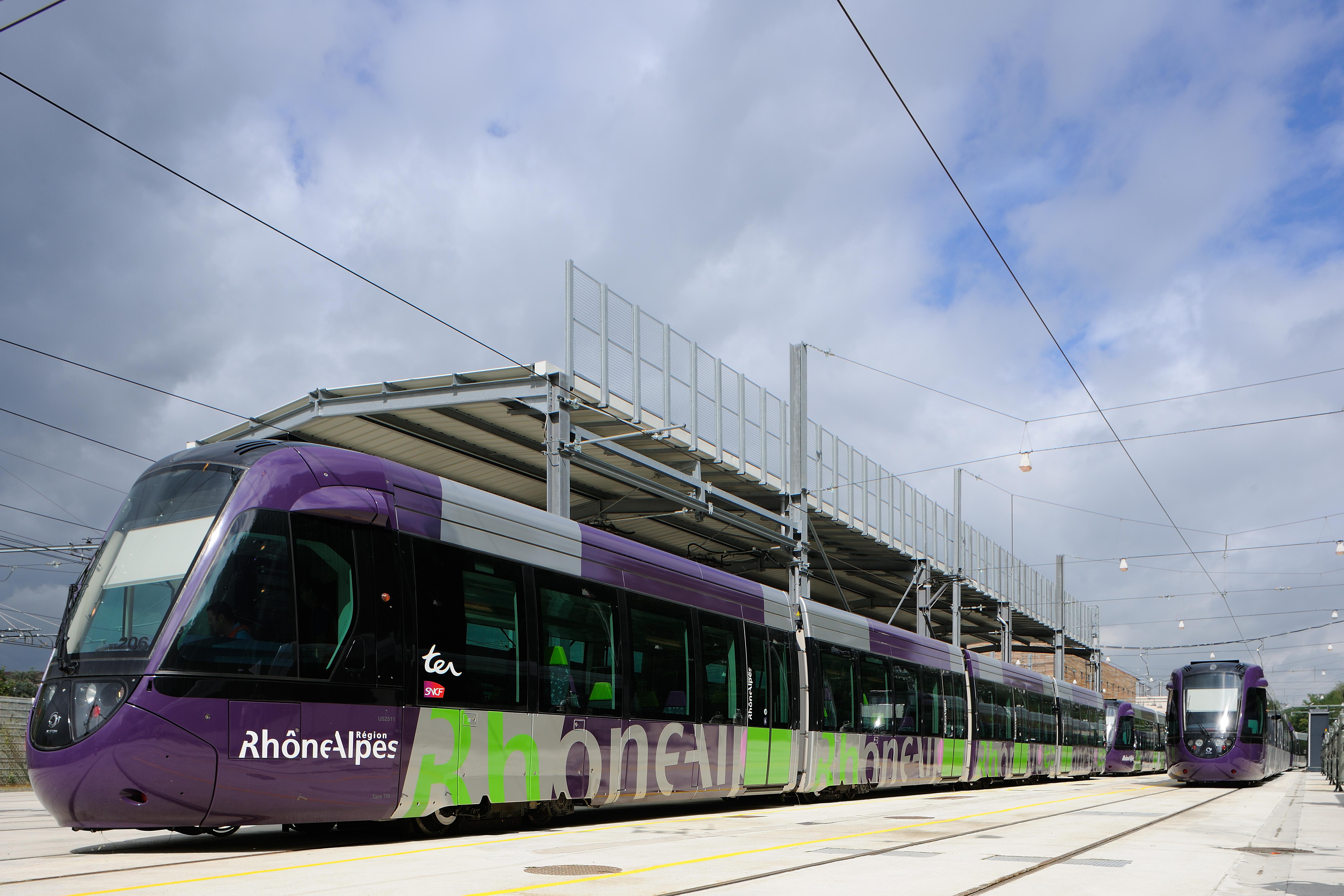 Tram-train de l'ouest lyonnais : le ras-le-bol des usagers grandit ...