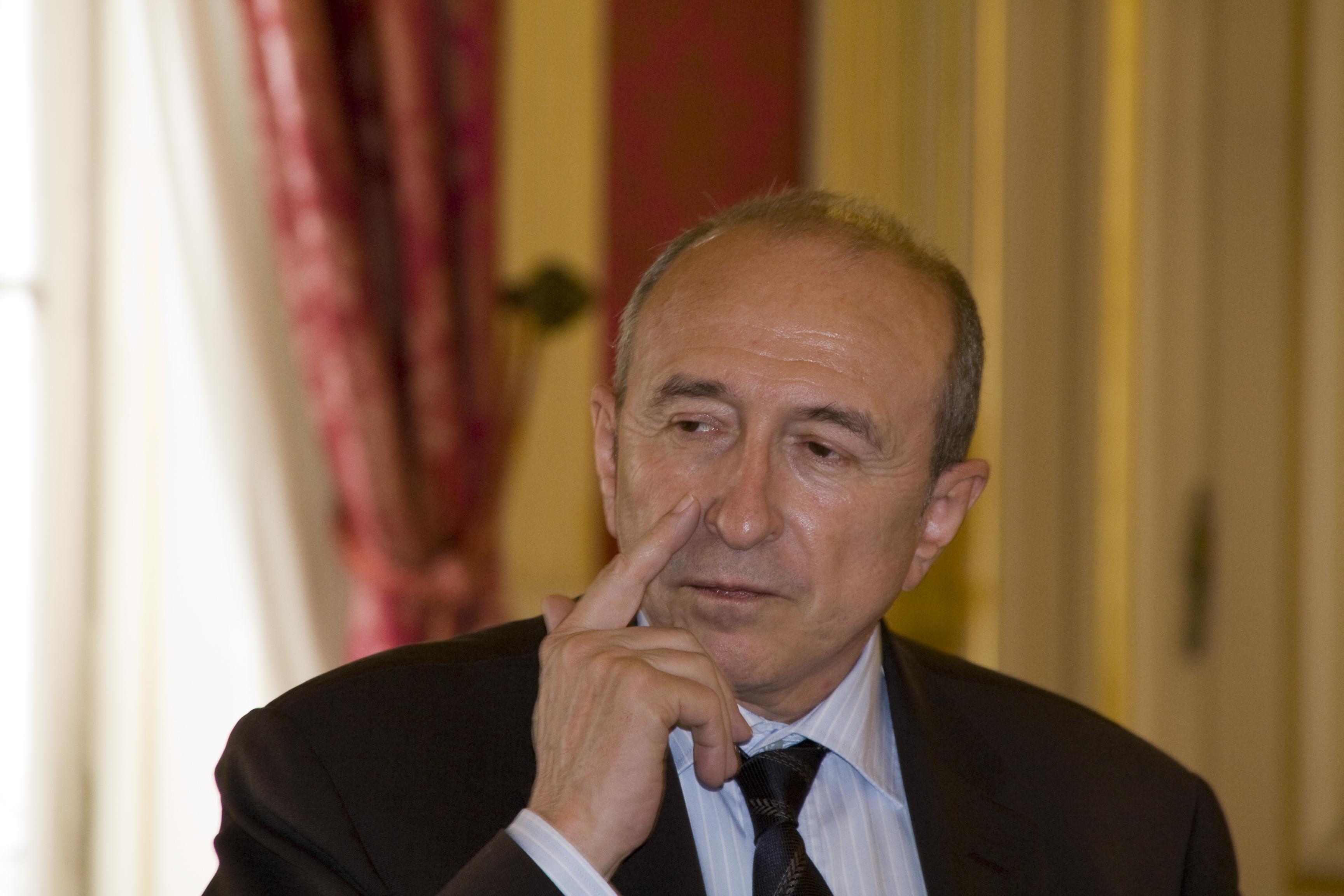 OL - Lille : un hommage à Gérard Collomb avant le match - Radio SCOOP