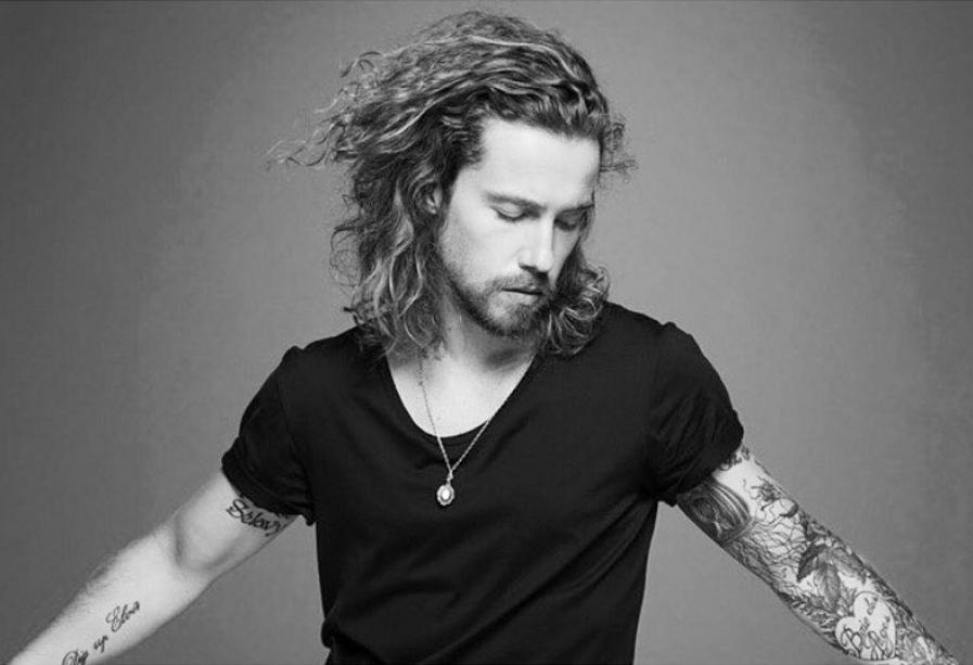 JULIEN DORE - Radio SCOOP