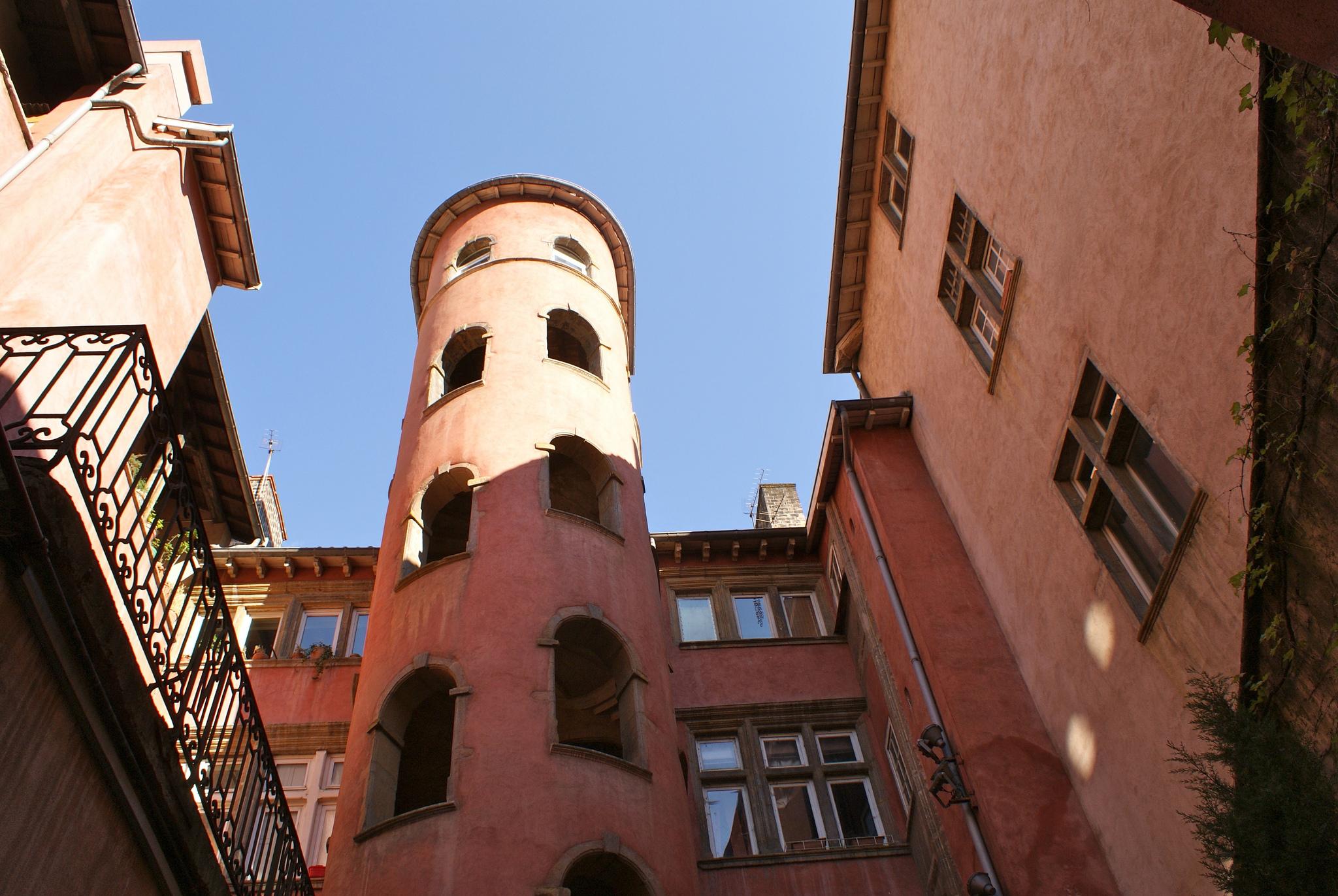 Vieux Lyon : une nouvelle vie pour la Tour Rose - Radio SCOOP
