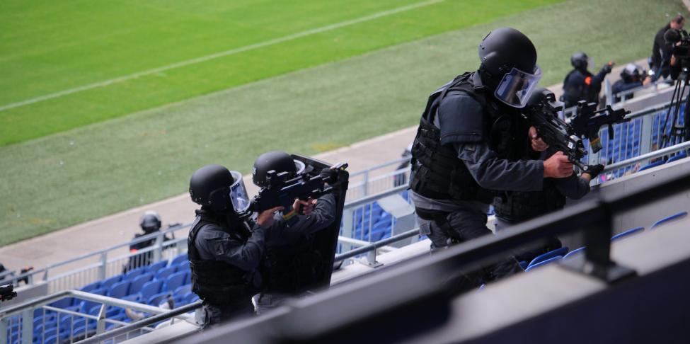 Découvrez en images la simulation d'attaque terroriste au Parc OL ...