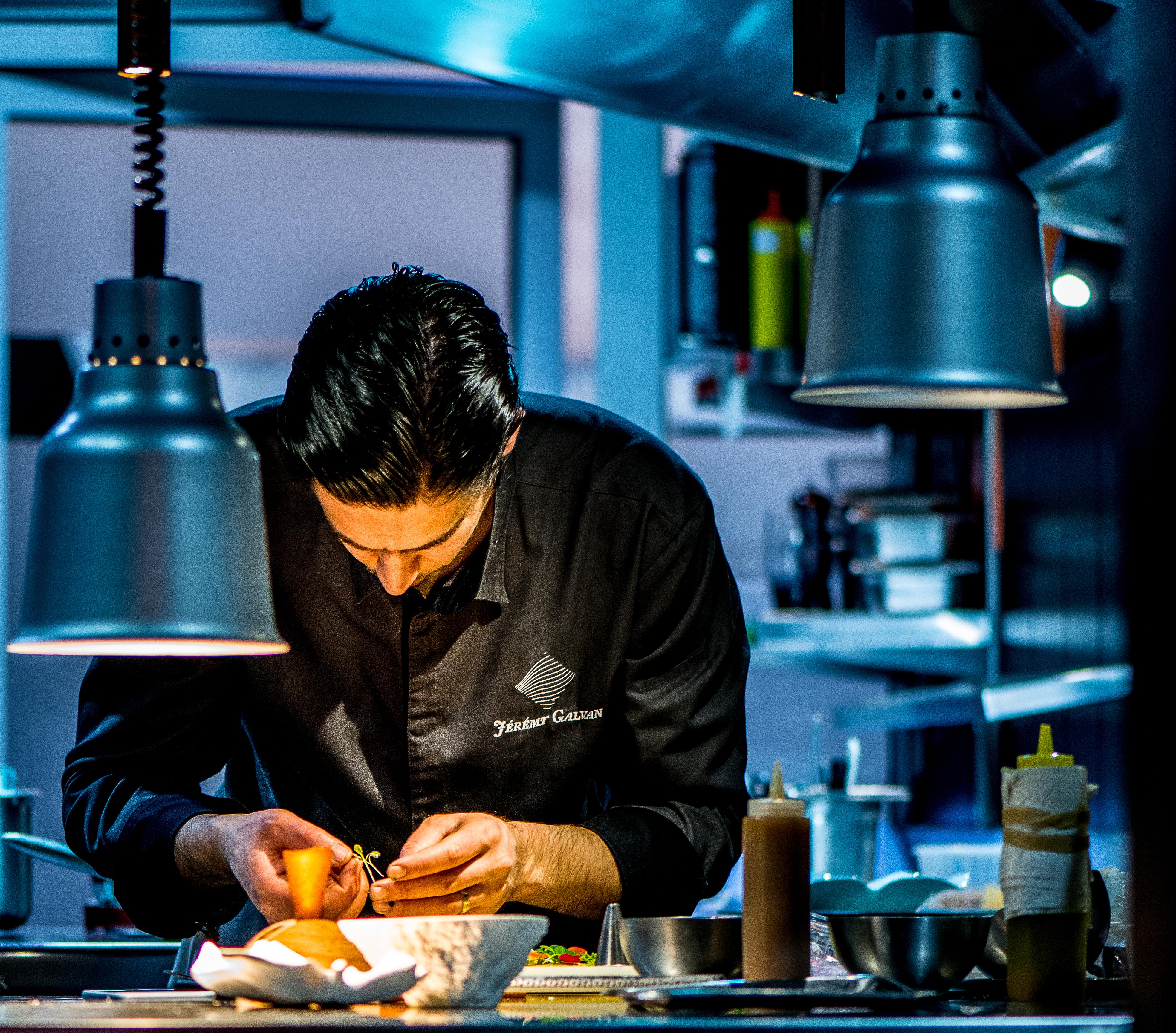 Des menus préparés par des chefs pour le personnel soignant - Impact FM