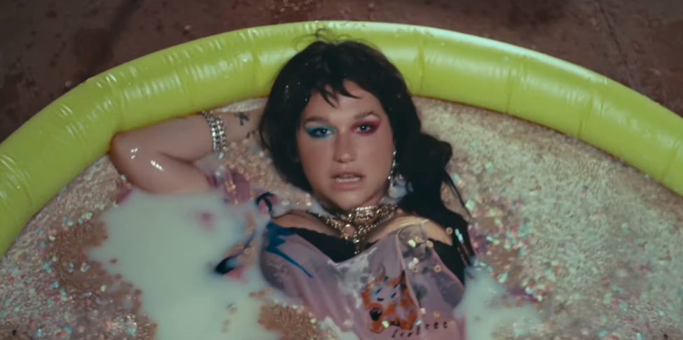 Kesha : My Own Dance - Radio SCOOP