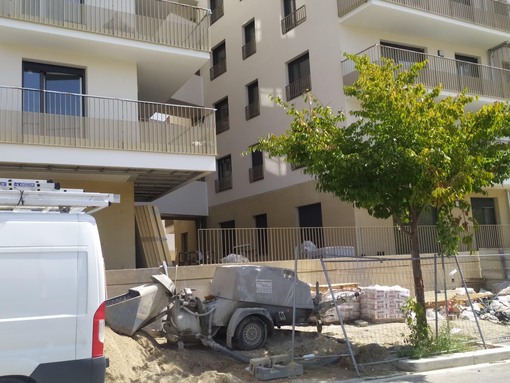 Grosses chaleurs et gestes barrières : l'été difficile des travailleurs ...