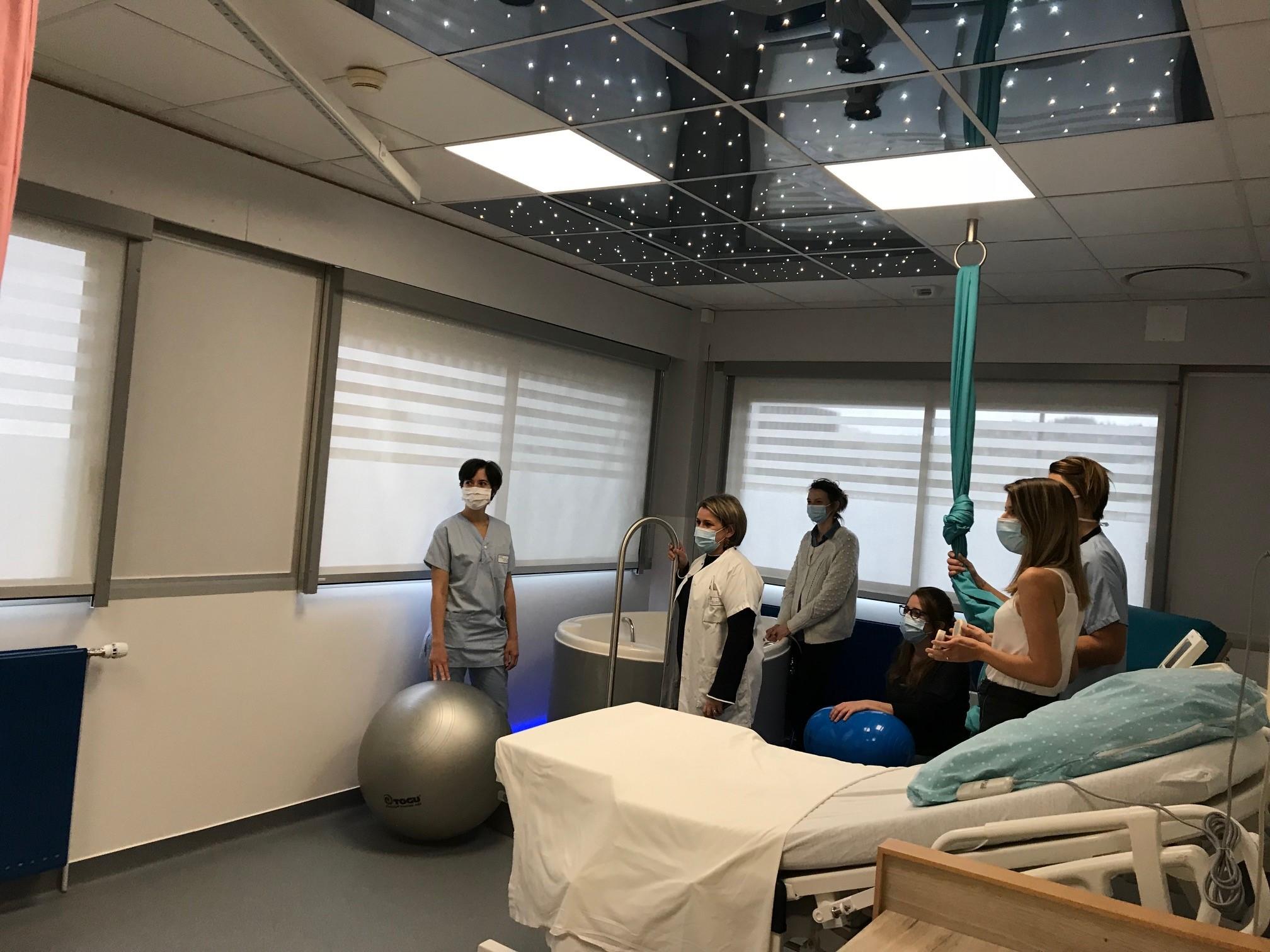 Découvrez la nouvelle salle d’accouchement "nature" du CHU de Saint ...