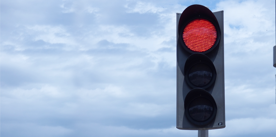 Lyon : pour passer au feu vert, il faudra rouler plus doucement - Radio ...