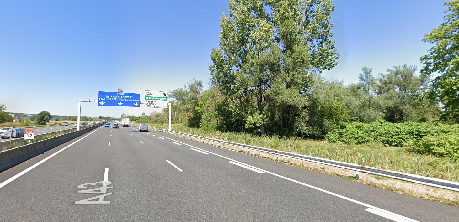 Près de Lyon : il prend l'autoroute A43 à pied pour aller chercher de l ...