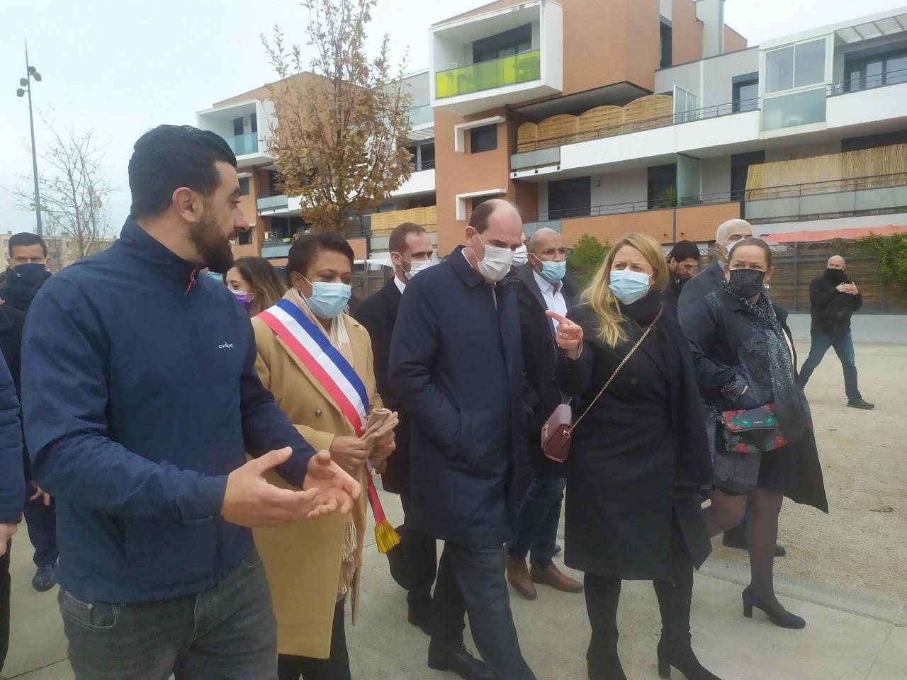 À Vaulx-en-Velin, Jean Castex défend son bilan dans les quartiers ...