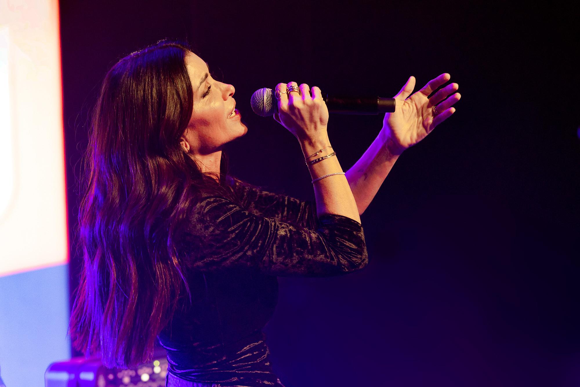 Jenifer évoque son compagnon : "Je n'en vois plus qu'un désormais ...