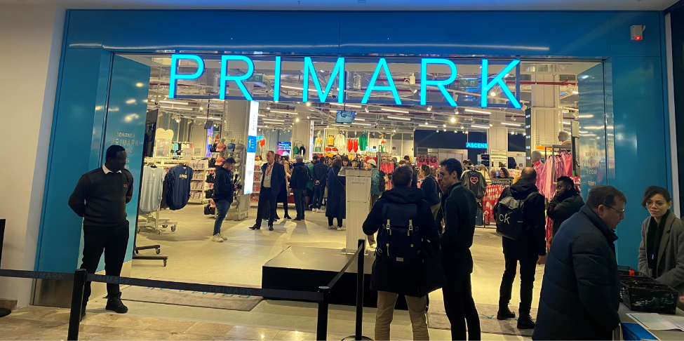 Saint-Étienne : des centaines de clients pour l'ouverture de Primark à ...