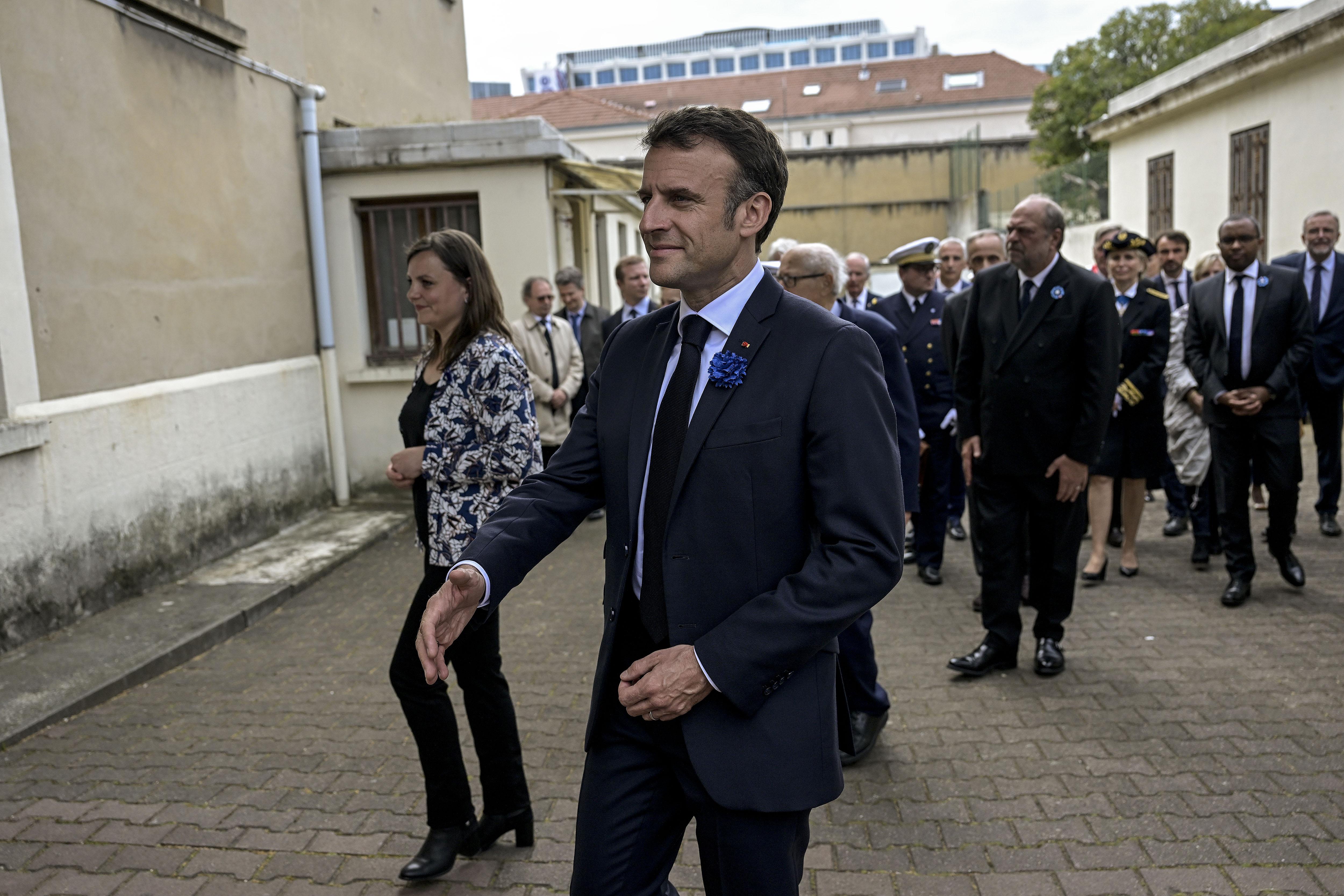 Quand Emmanuel Macron gagne deux fois au Loto ! - Impact FM