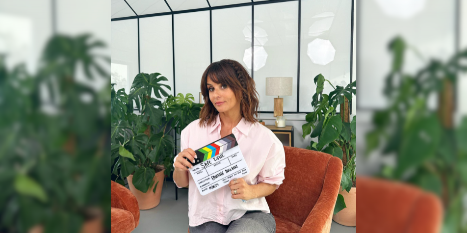 Faustine Bollaert reçoit des "photos obscènes" d'internautes - Radio SCOOP