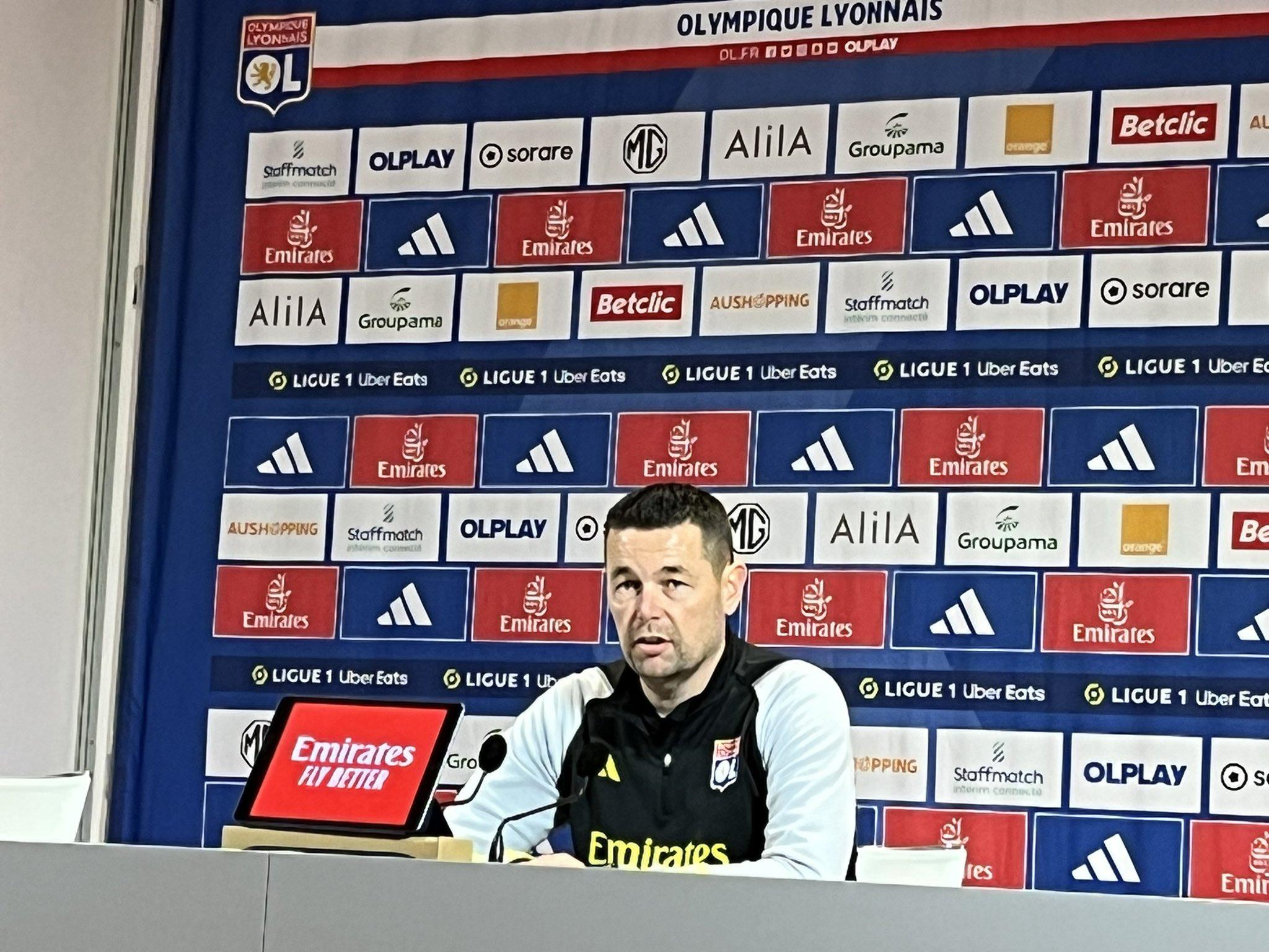 Pierre Sage reste l'entraîneur de l'OL - Radio SCOOP