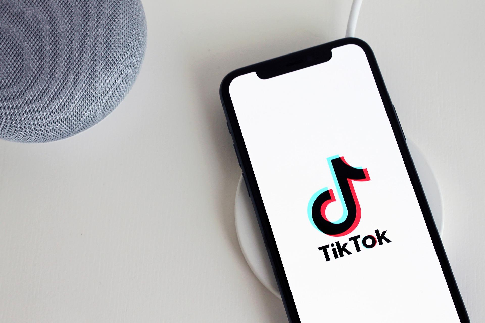 TikTok propose de gagner de l'argent... en regardant des vidéos - Radio SCOOP