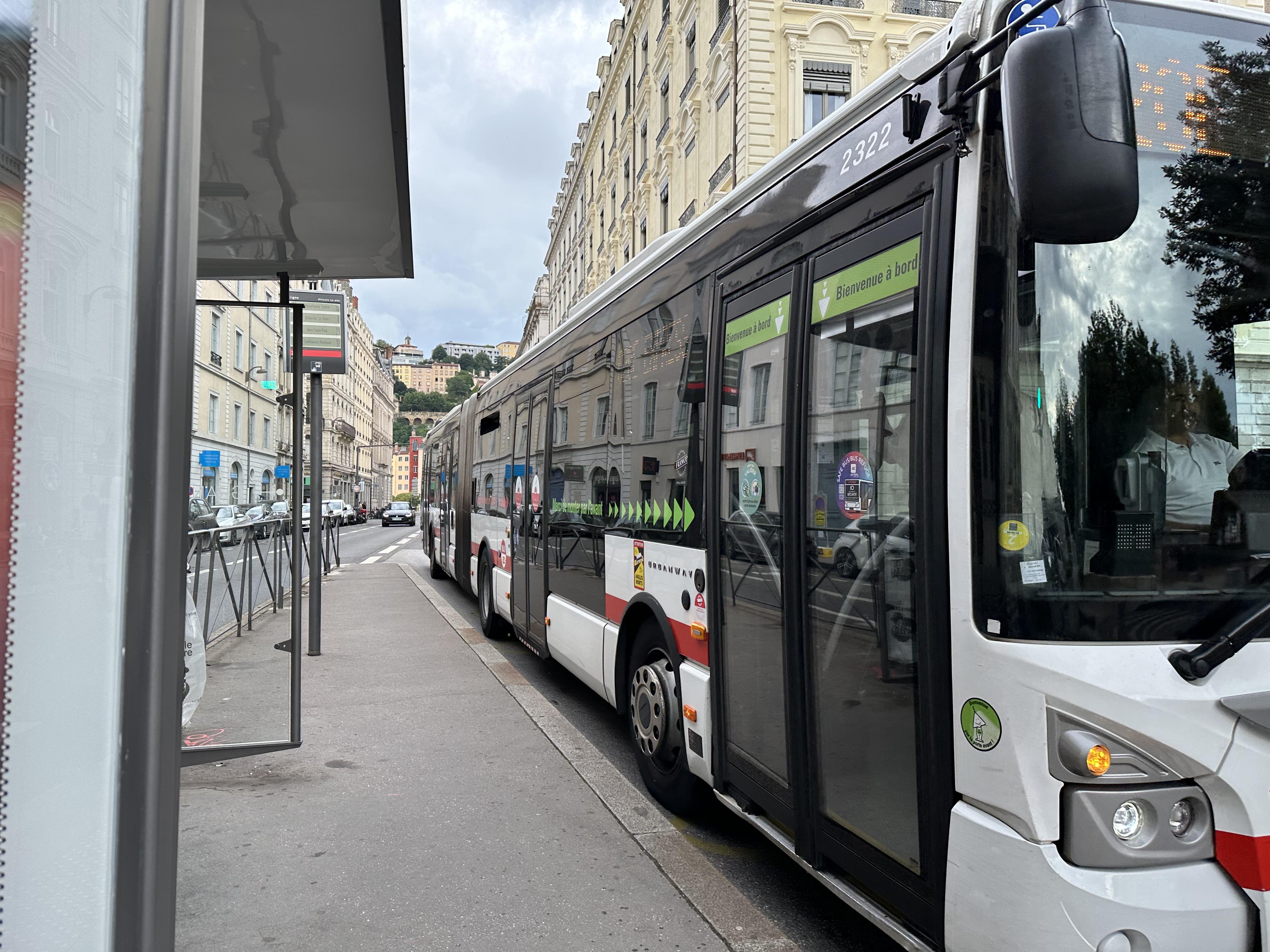 Rhône : le réseau TCL dévoile ses tarifs pour la rentrée 2025 - Radio SCOOP