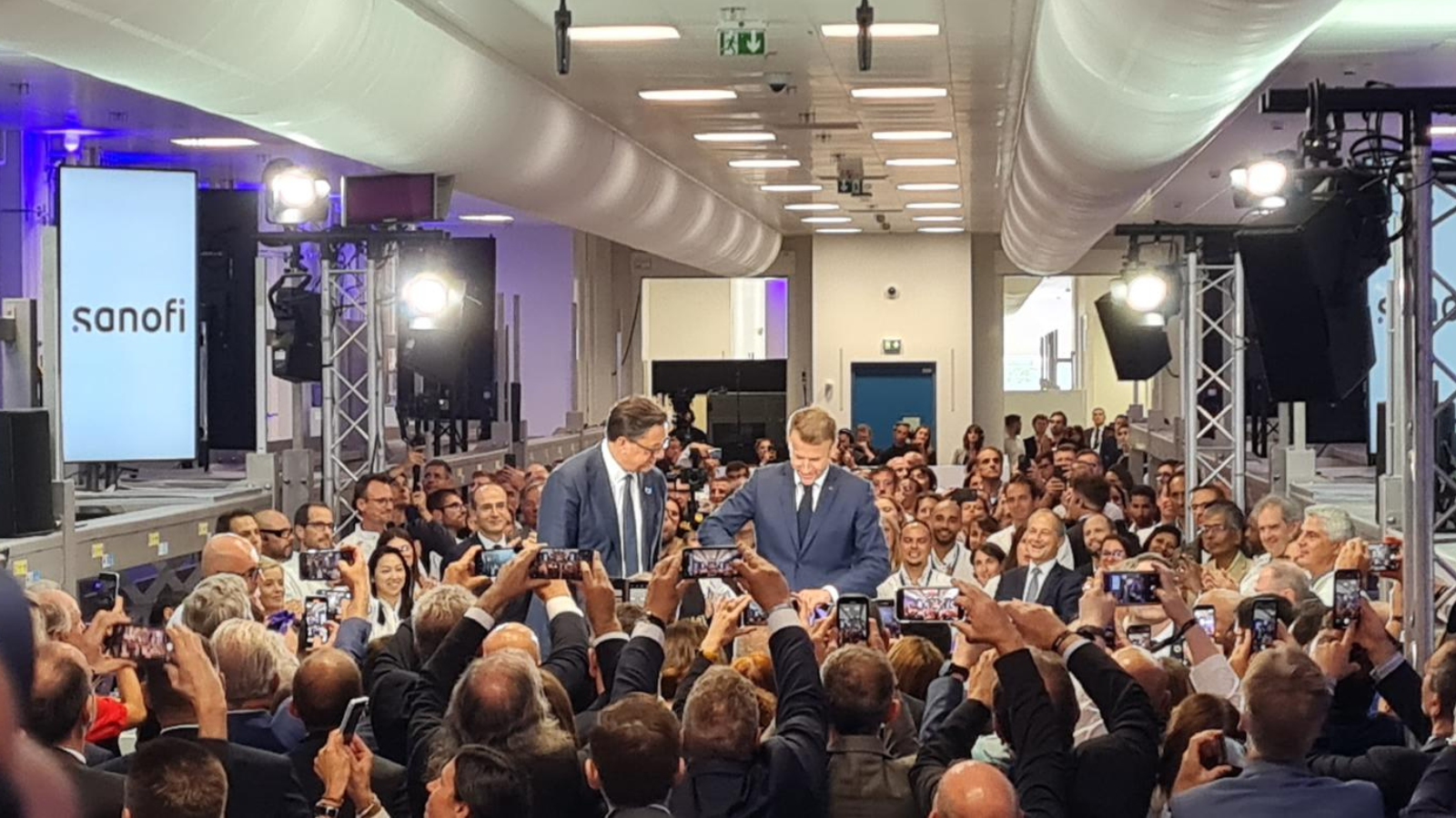 Sanofi inaugure près de Lyon sa nouvelle usine ultramoderne à vaccins ...