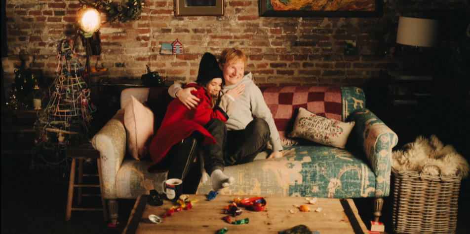 Ed Sheeran dévoile Under the Tree, une chanson de Noël pour Netflix ...