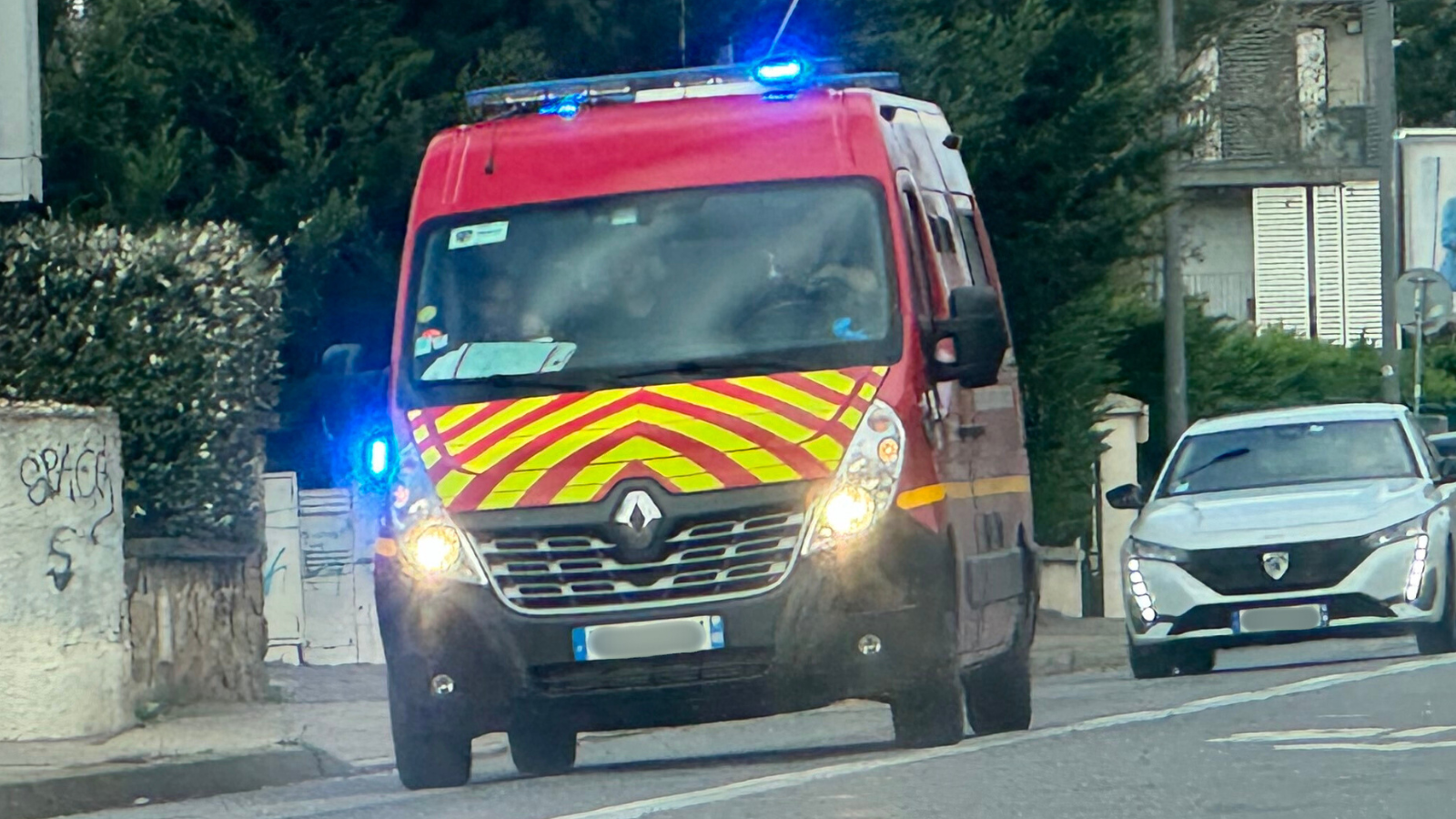 Montagnat : un blessé dans un accident entre une voiture et une camionnette - Radio SCOOP