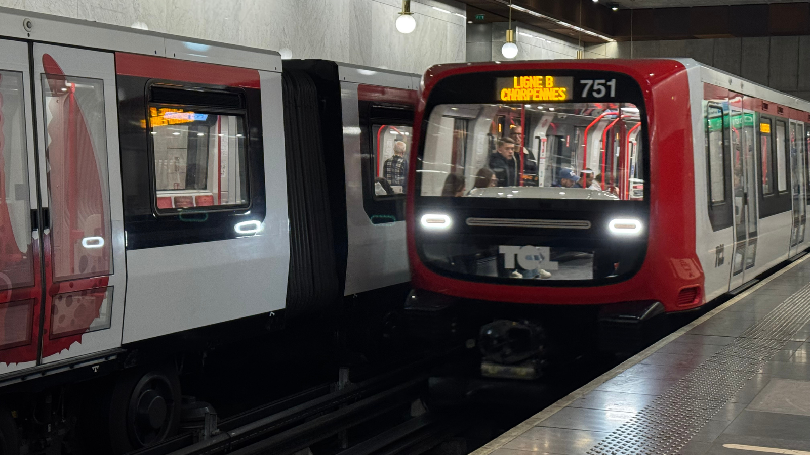 Lyon : le trafic du métro B perturbé "jusqu'en fin de journée" - Radio ...