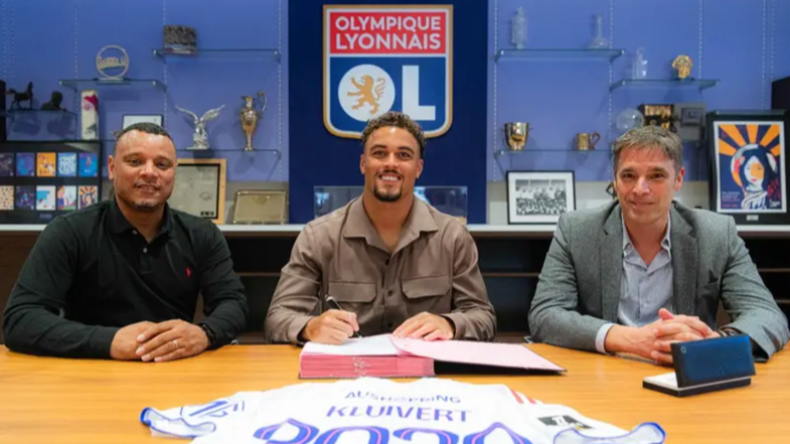 Mercato : Ruben Kluivert s'engage avec l'OL jusqu'en 2030 - Radio SCOOP