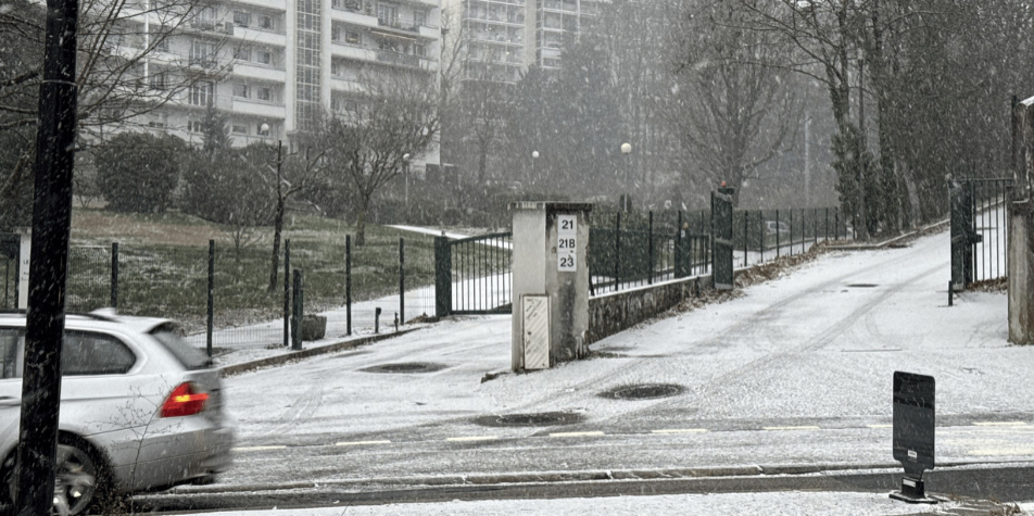 Chutes de neige à Lyon : les images des premiers flocons ce mercredi ...