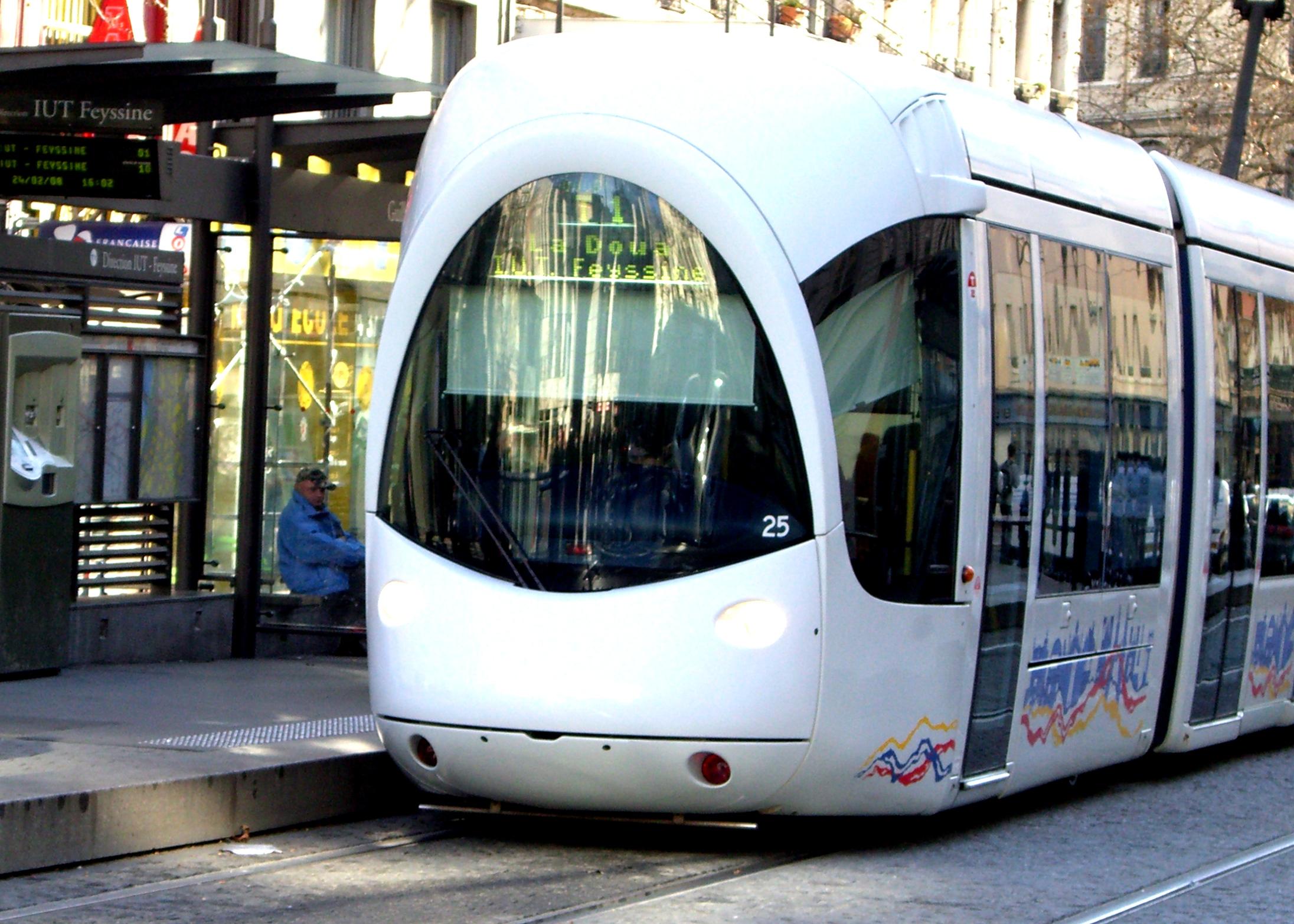TCL : le tram T1 perturbé ce vendredi matin - Radio SCOOP